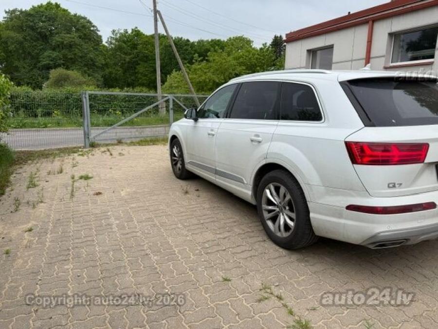 White Audi Q7 2017 in Tallinn, with an engine capacity of 3.00 L and mileage of 106 thousand km for 32900 €, photo 4 on AUTOMOTO.COM.LV