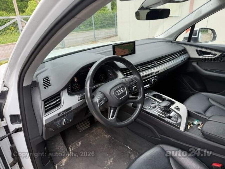 White Audi Q7 2017 in Tallinn, with an engine capacity of 3.00 L and mileage of 106 thousand km for 32900 €, photo 7 on AUTOMOTO.COM.LV