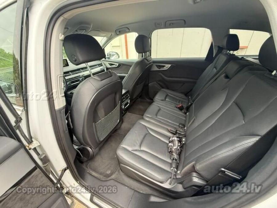 White Audi Q7 2017 in Tallinn, with an engine capacity of 3.00 L and mileage of 106 thousand km for 32900 €, photo 10 on AUTOMOTO.COM.LV
