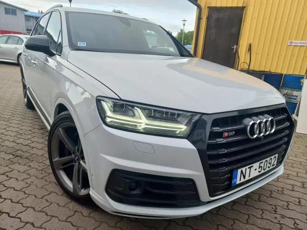 White Audi Q7 2017 in Riga, with an engine capacity of 4.00 L and mileage of 200 thousand km for 25990 €, photo 4 on AUTOMOTO.COM.LV