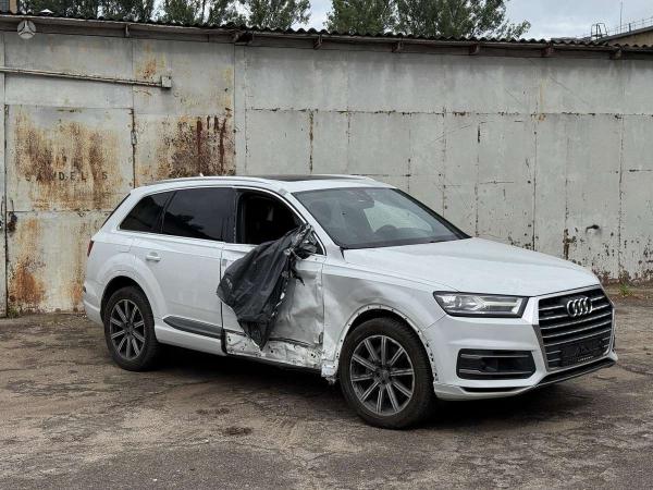 Balts Audi Q7 2017 Šauļi, ar dzinēja tilpumu 3.00 L un nobraukumu 207 tūkst. km par 10490 €, foto 5 vietnē AUTOMOTO.COM.LV