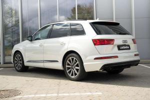 White Audi Q7 2017 in Vilnius, with an engine capacity of 3.00 L and mileage of 185 thousand km for 26400 €, photo 5 on AUTOMOTO.COM.LV