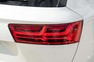 White Audi Q7 2017 in Vilnius, with an engine capacity of 3.00 L and mileage of 185 thousand km for 26400 €, photo 7 on AUTOMOTO.COM.LV