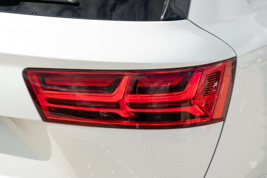 White Audi Q7 2017 in Vilnius, with an engine capacity of 3.00 L and mileage of 185 thousand km for 26400 €, photo 7 on AUTOMOTO.COM.LV