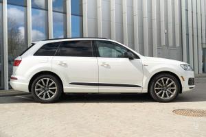 White Audi Q7 2017 in Vilnius, with an engine capacity of 3.00 L and mileage of 185 thousand km for 26400 €, photo 9 on AUTOMOTO.COM.LV