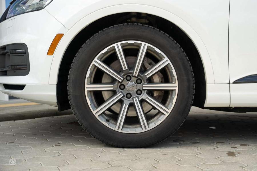 White Audi Q7 2017 in Vilnius, with an engine capacity of 3.00 L and mileage of 185 thousand km for 26400 €, photo 12 on AUTOMOTO.COM.LV
