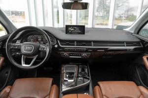 White Audi Q7 2017 in Vilnius, with an engine capacity of 3.00 L and mileage of 185 thousand km for 26400 €, photo 14 on AUTOMOTO.COM.LV