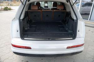 White Audi Q7 2017 in Vilnius, with an engine capacity of 3.00 L and mileage of 185 thousand km for 26400 €, photo 18 on AUTOMOTO.COM.LV