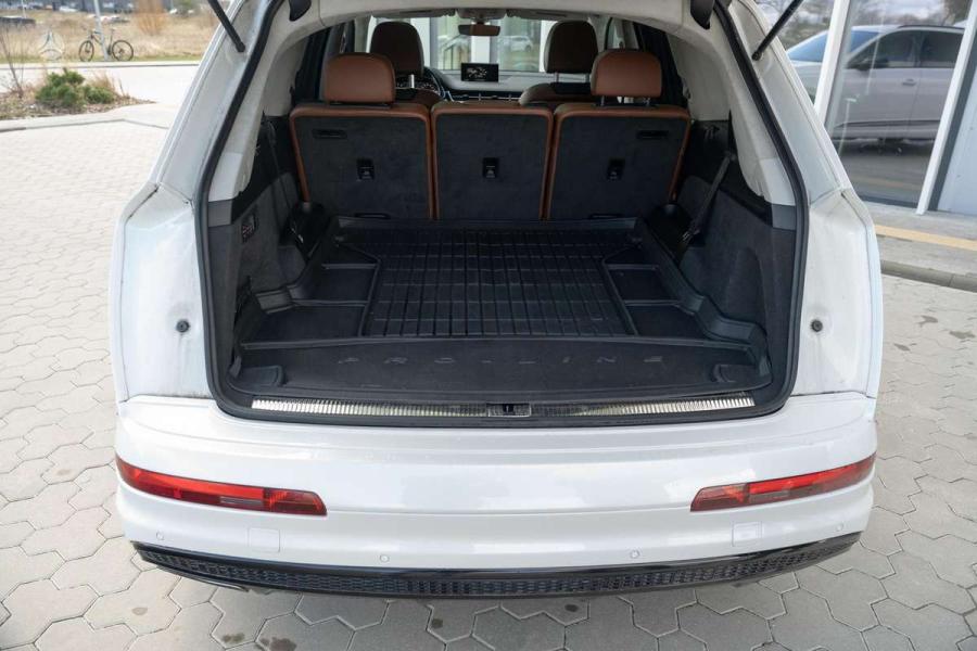 White Audi Q7 2017 in Vilnius, with an engine capacity of 3.00 L and mileage of 185 thousand km for 26400 €, photo 18 on AUTOMOTO.COM.LV