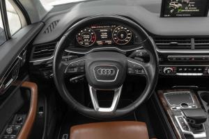 White Audi Q7 2017 in Vilnius, with an engine capacity of 3.00 L and mileage of 185 thousand km for 26400 €, photo 20 on AUTOMOTO.COM.LV