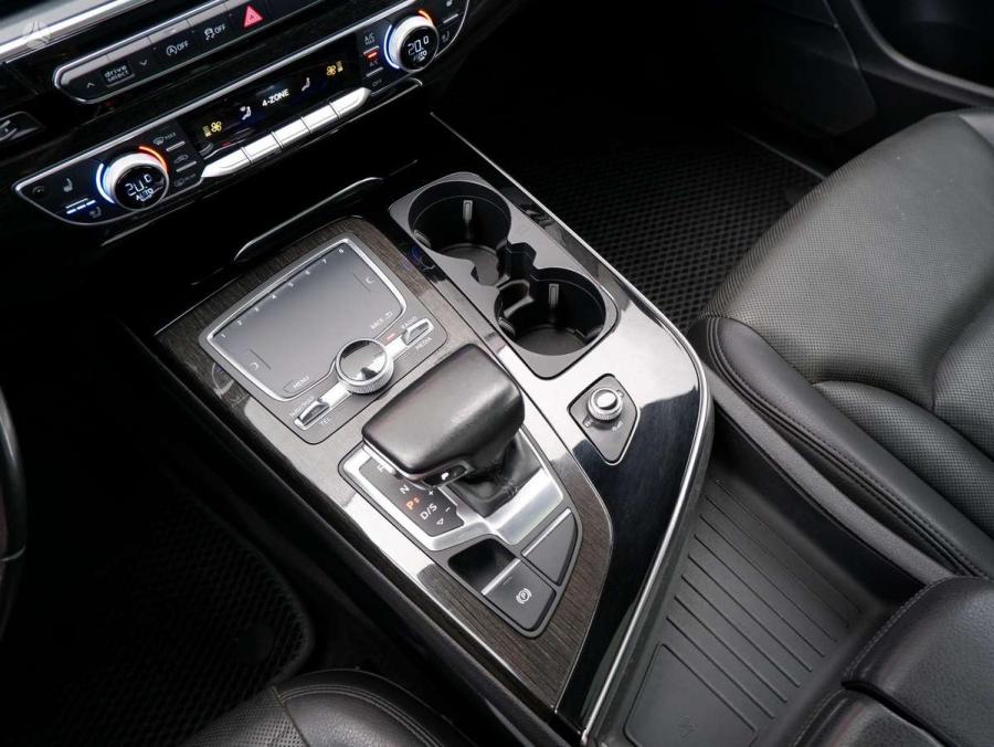 Balts Audi Q7 2017 Klaipėda, ar dzinēja tilpumu 3.00 L un nobraukumu 270 tūkst. km par 18300 €, foto 33 vietnē AUTOMOTO.COM.LV