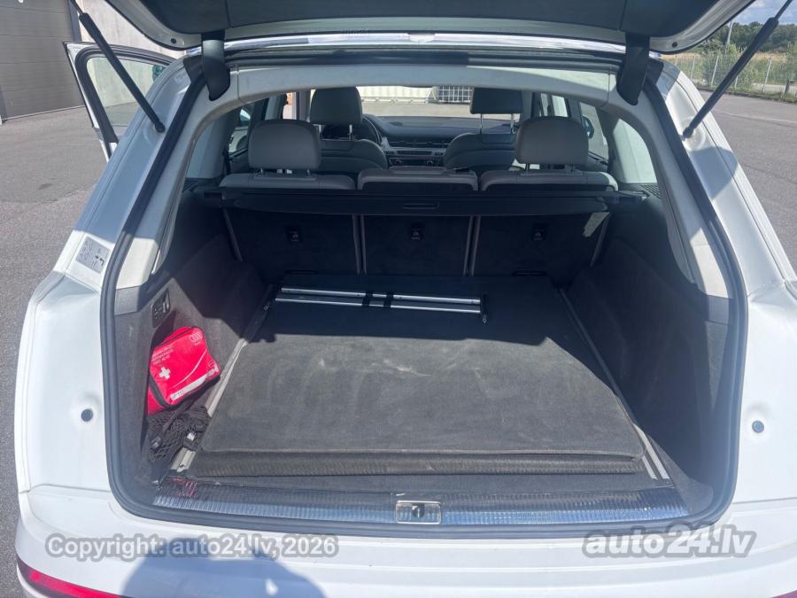 Balts Audi Q7 2017 Tallina, ar dzinēja tilpumu 3.00 L un nobraukumu 165 tūkst. km par 30400 €, foto 9 vietnē AUTOMOTO.COM.LV