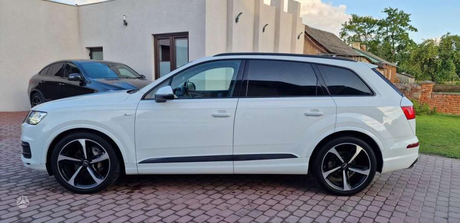 White Audi Q7 2017 in Mazeikiai, with an engine capacity of 2.97 L and mileage of 356 thousand km for 19999 €, photo 3 on AUTOMOTO.COM.LV