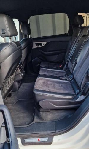 White Audi Q7 2017 in Mazeikiai, with an engine capacity of 2.97 L and mileage of 356 thousand km for 19999 €, photo 17 on AUTOMOTO.COM.LV