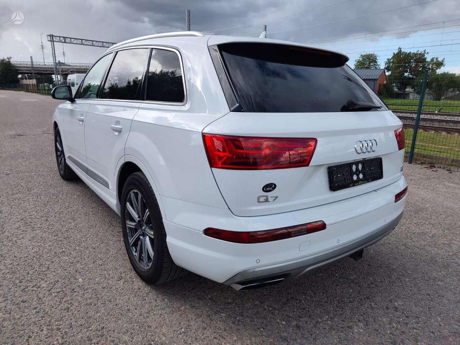 Balts Audi Q7 2017 Šauļi, ar dzinēja tilpumu 3.00 L un nobraukumu 270 tūkst. km par 18500 €, foto 5 vietnē AUTOMOTO.COM.LV