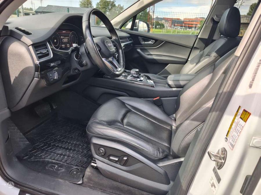 Balts Audi Q7 2017 Šauļi, ar dzinēja tilpumu 3.00 L un nobraukumu 270 tūkst. km par 18500 €, foto 17 vietnē AUTOMOTO.COM.LV