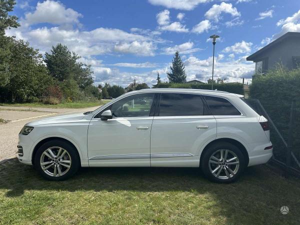 Audi Q7 2017 in Vilnius on AUTOMOTO.COM.LV White Audi Q7 2017 in Vilnius, with an engine capacity of 3.00 L and mileage of 154 thousand km for 19500 €, photo 5 on AUTOMOTO.COM.LV