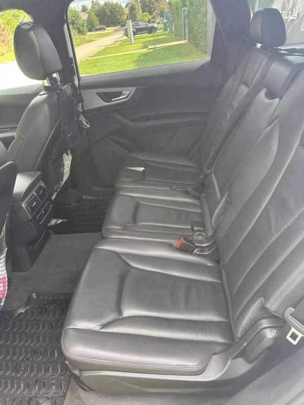 Audi Q7 2017 in Vilnius on AUTOMOTO.COM.LV White Audi Q7 2017 in Vilnius, with an engine capacity of 3.00 L and mileage of 154 thousand km for 19500 €, photo 7 on AUTOMOTO.COM.LV