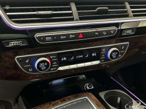 Balts Audi Q7 2017 Viļņa, ar dzinēja tilpumu 3.00 L un nobraukumu 250 tūkst. km par 20900 €, foto 25 vietnē AUTOMOTO.COM.LV