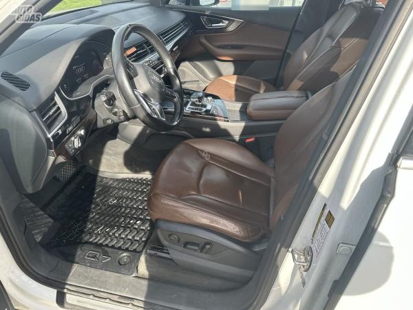 Audi Q7 2017 Kauņa vietnē Balts Audi Q7 2017 Kauņa, ar dzinēja tilpumu 3.00 L un nobraukumu 210 tūkst. km par 25900 €, foto 9 vietnē AUTOMOTO.COM.LV