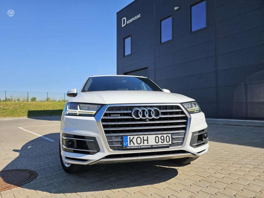 White Audi Q7 2018 in Vilnius, with an engine capacity of 3.00 L and mileage of 156 thousand km for 21700 €, photo 3 on AUTOMOTO.COM.LV
