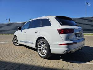 White Audi Q7 2018 in Vilnius, with an engine capacity of 3.00 L and mileage of 156 thousand km for 21700 €, photo 5 on AUTOMOTO.COM.LV
