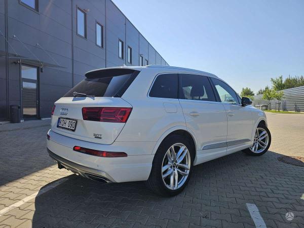 White Audi Q7 2018 in Vilnius, with an engine capacity of 3.00 L and mileage of 156 thousand km for 21700 €, photo 6 on AUTOMOTO.COM.LV