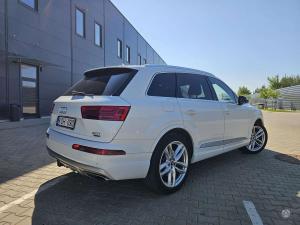 White Audi Q7 2018 in Vilnius, with an engine capacity of 3.00 L and mileage of 156 thousand km for 21700 €, photo 7 on AUTOMOTO.COM.LV
