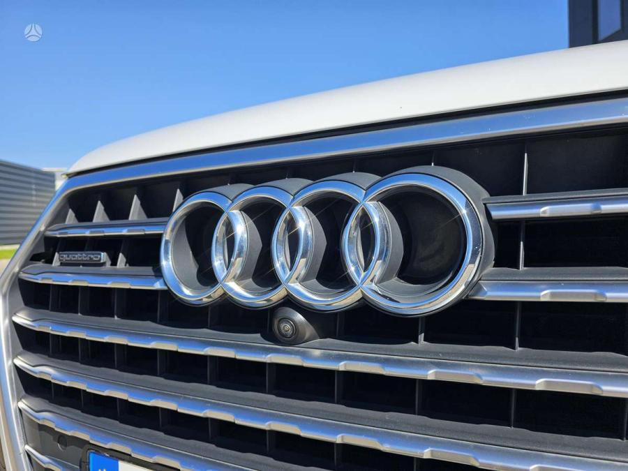 White Audi Q7 2018 in Vilnius, with an engine capacity of 3.00 L and mileage of 156 thousand km for 21700 €, photo 8 on AUTOMOTO.COM.LV