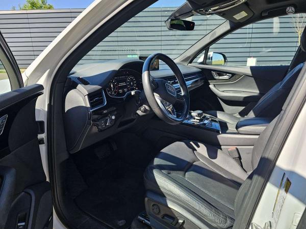 White Audi Q7 2018 in Vilnius, with an engine capacity of 3.00 L and mileage of 156 thousand km for 21700 €, photo 8 on AUTOMOTO.COM.LV