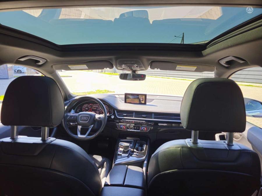 White Audi Q7 2018 in Vilnius, with an engine capacity of 3.00 L and mileage of 156 thousand km for 21700 €, photo 13 on AUTOMOTO.COM.LV