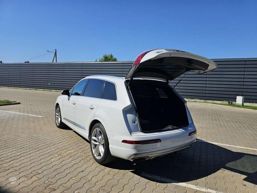 White Audi Q7 2018 in Vilnius, with an engine capacity of 3.00 L and mileage of 156 thousand km for 21700 €, photo 19 on AUTOMOTO.COM.LV