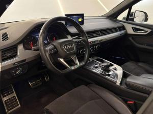White Audi Q7 2018 in Marijampole, with an engine capacity of 2.97 L and mileage of 264 thousand km for 24950 €, photo 3 on AUTOMOTO.COM.LV