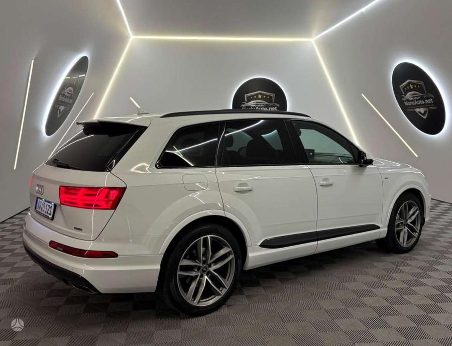 White Audi Q7 2018 in Marijampole, with an engine capacity of 2.97 L and mileage of 264 thousand km for 24950 €, photo 9 on AUTOMOTO.COM.LV