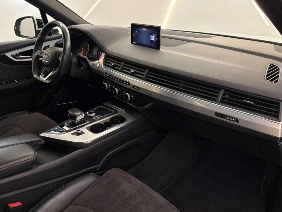 White Audi Q7 2018 in Marijampole, with an engine capacity of 2.97 L and mileage of 264 thousand km for 24950 €, photo 20 on AUTOMOTO.COM.LV