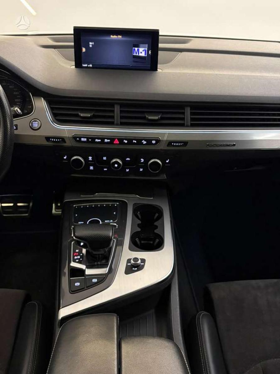 White Audi Q7 2018 in Marijampole, with an engine capacity of 2.97 L and mileage of 264 thousand km for 24950 €, photo 24 on AUTOMOTO.COM.LV