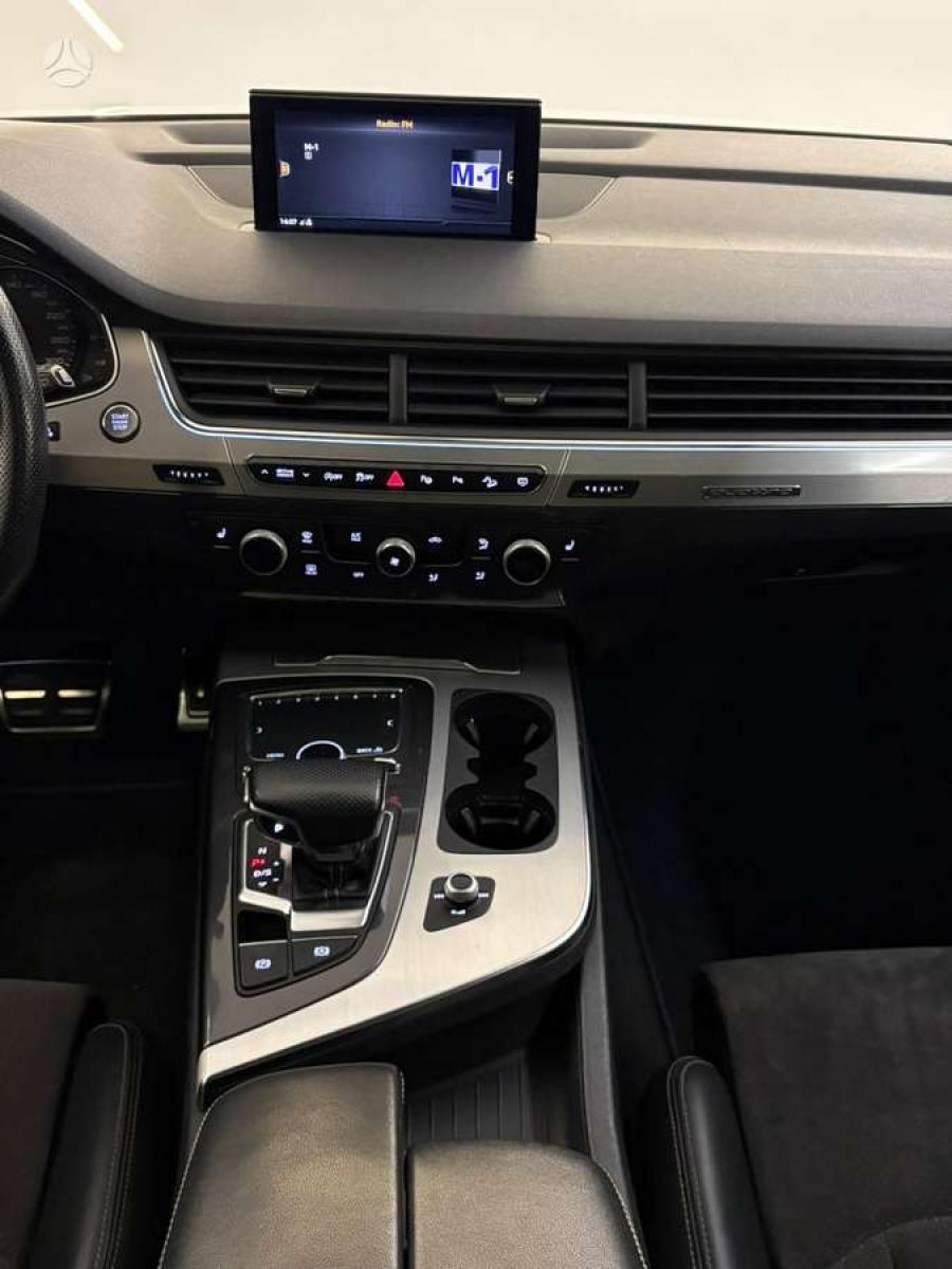White Audi Q7 2018 in Marijampole, with an engine capacity of 2.97 L and mileage of 264 thousand km for 24550 €, photo 17 on AUTOMOTO.COM.LV