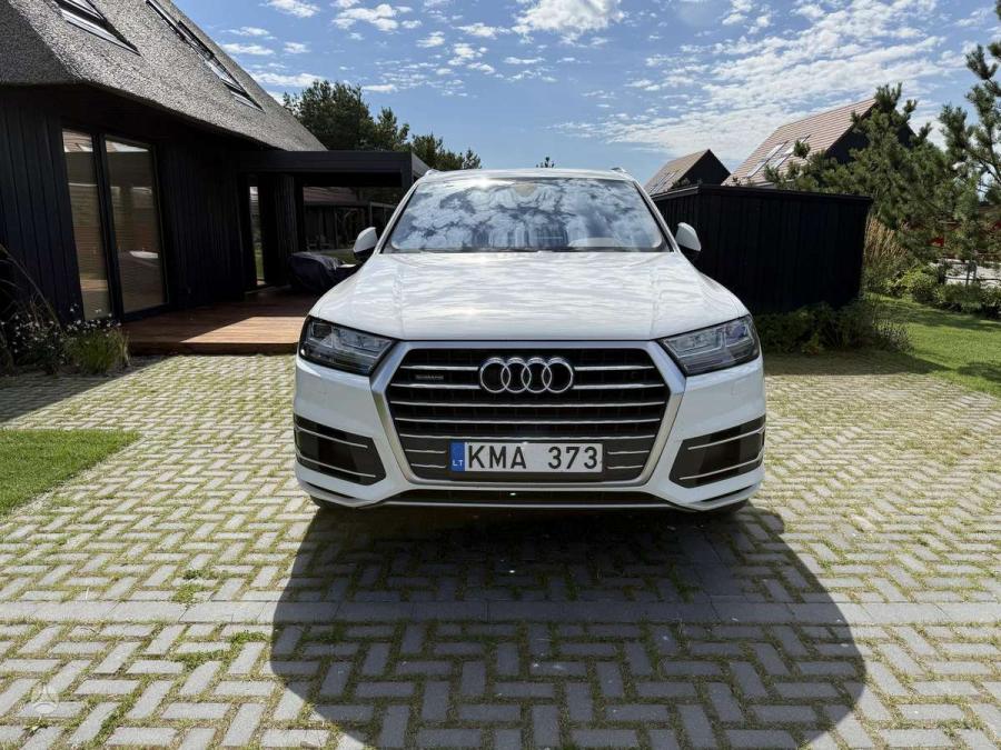 White Audi Q7 2018 in Vilnius, with an engine capacity of 2.97 L and mileage of 235 thousand km for 22000 €, photo 4 on AUTOMOTO.COM.LV