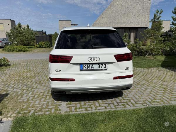 Audi Q7 2018 in Vilnius on AUTOMOTO.COM.LV White Audi Q7 2018 in Vilnius, with an engine capacity of 2.97 L and mileage of 235 thousand km for 22000 €, photo 6 on AUTOMOTO.COM.LV