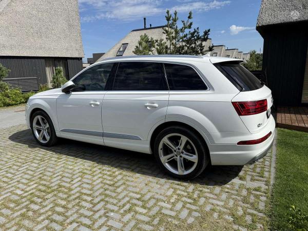 Audi Q7 2018 in Vilnius on AUTOMOTO.COM.LV White Audi Q7 2018 in Vilnius, with an engine capacity of 2.97 L and mileage of 235 thousand km for 22000 €, photo 7 on AUTOMOTO.COM.LV