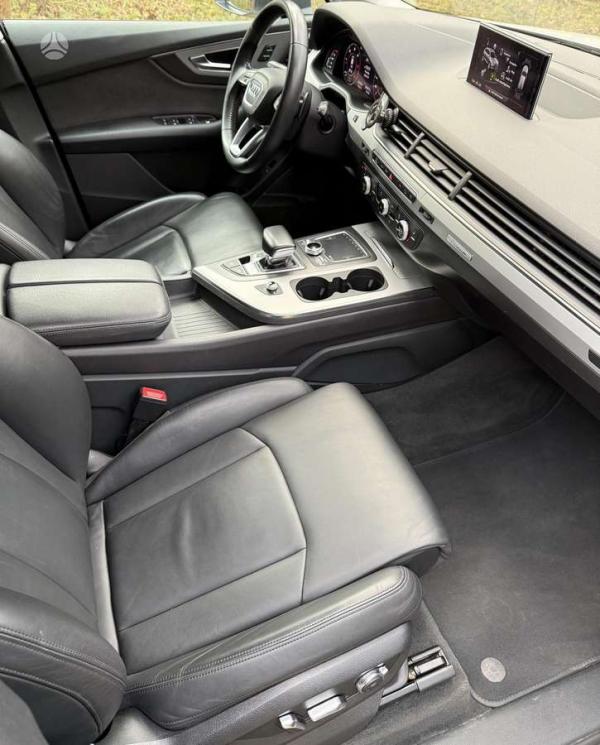 Audi Q7 2018 in Vilnius on AUTOMOTO.COM.LV White Audi Q7 2018 in Vilnius, with an engine capacity of 2.97 L and mileage of 235 thousand km for 22000 €, photo 11 on AUTOMOTO.COM.LV
