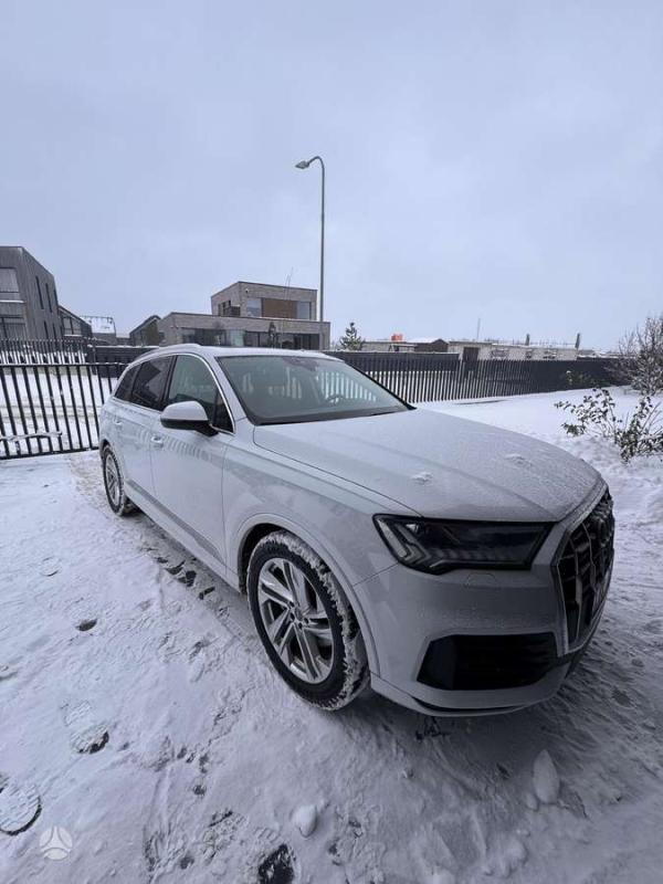 White Audi Q7 2019 in Vilnius, with an engine capacity of 3.00 L and mileage of 135 thousand km for 35000 €, photo 7 on AUTOMOTO.COM.LV