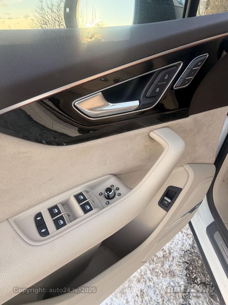 White Audi Q7 2019 in Tallinn, with an engine capacity of 3.00 L and mileage of 72 thousand km for 45500 €, photo 13 on AUTOMOTO.COM.LV