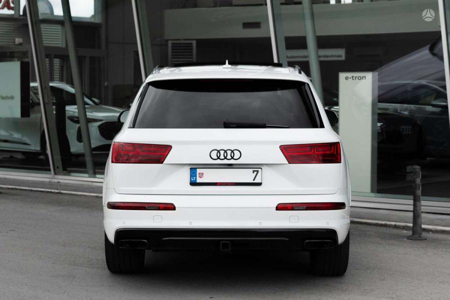 White Audi Q7 2019 in Klaipeda, with an engine capacity of 3.00 L and mileage of 137 thousand km for 26900 €, photo 4 on AUTOMOTO.COM.LV