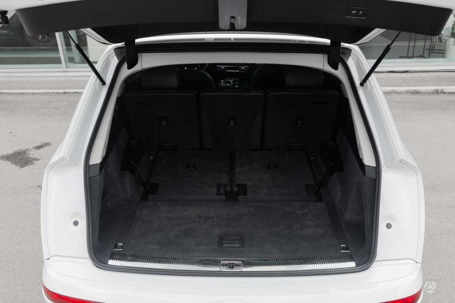 White Audi Q7 2019 in Klaipeda, with an engine capacity of 3.00 L and mileage of 137 thousand km for 26900 €, photo 14 on AUTOMOTO.COM.LV