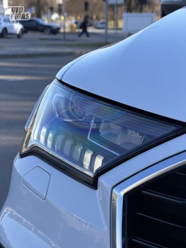 White Audi Q7 2020 in Vilnius, with an engine capacity of 3.00 L and mileage of 125 thousand km for 43900 €, photo 10 on AUTOMOTO.COM.LV