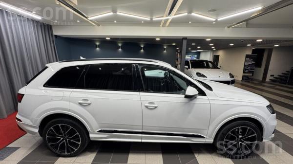 White Audi Q7 2020 in Riga, with an engine capacity of 3.00 L and mileage of 127 thousand km for 38990 €, photo 4 on AUTOMOTO.COM.LV