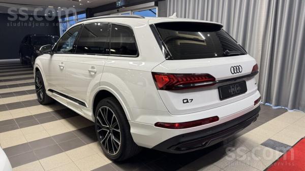 White Audi Q7 2020 in Riga, with an engine capacity of 3.00 L and mileage of 127 thousand km for 38990 €, photo 7 on AUTOMOTO.COM.LV