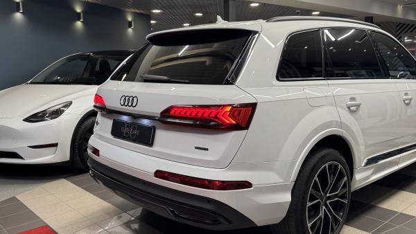 Balts Audi Q7 2020 Rīga, ar dzinēja tilpumu 3.00 L un nobraukumu 127 tūkst. km par 38990 €, foto 8 vietnē AUTOMOTO.COM.LV