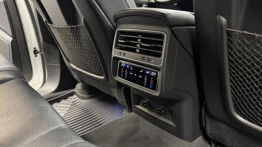Balts Audi Q7 2020 Rīga, ar dzinēja tilpumu 3.00 L un nobraukumu 127 tūkst. km par 38990 €, foto 13 vietnē AUTOMOTO.COM.LV